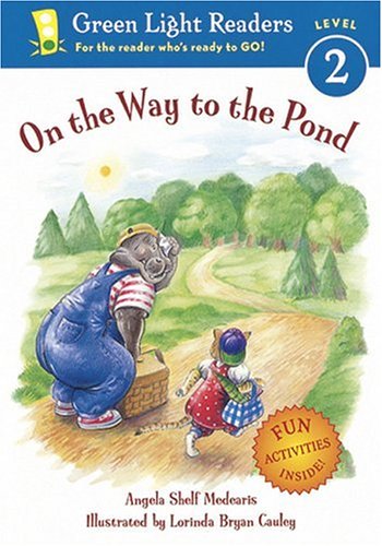 On the Way to the Pond (Green Light Readers Level 2) מאת Angela Shelf ...